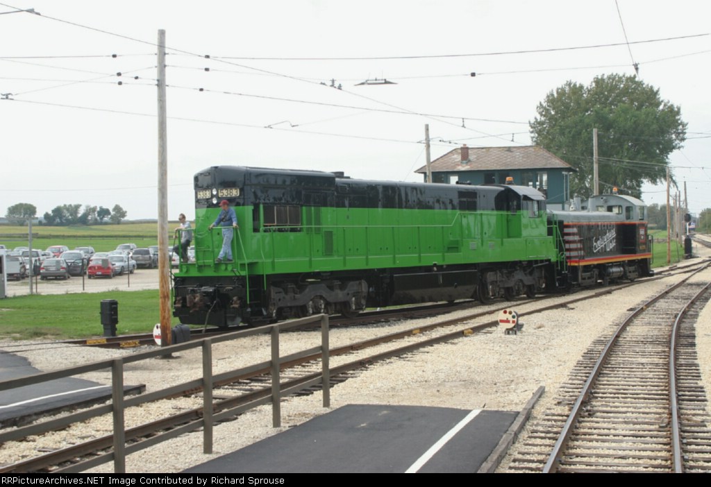 BN 5383 (U30C) Fresh Paint, but no Lettering/Numbers with CB&Q 9255 is incidental in this shot ...